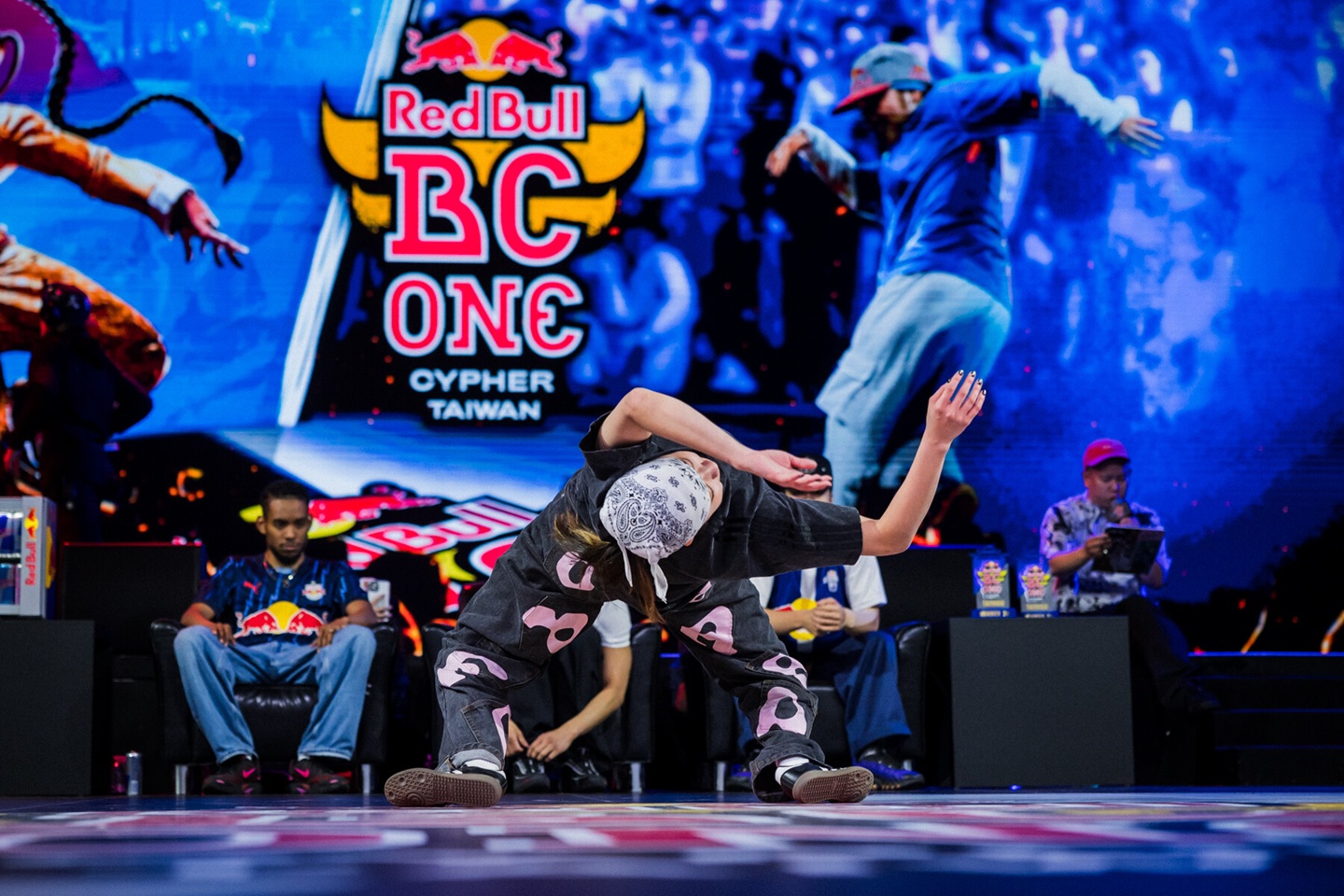 全球霹靂舞最高殿堂Red Bull BC One 世界總決賽 11/9 東京登場 台灣冠軍吳宇謙、許馥雅叩關決賽門票 - 動誌